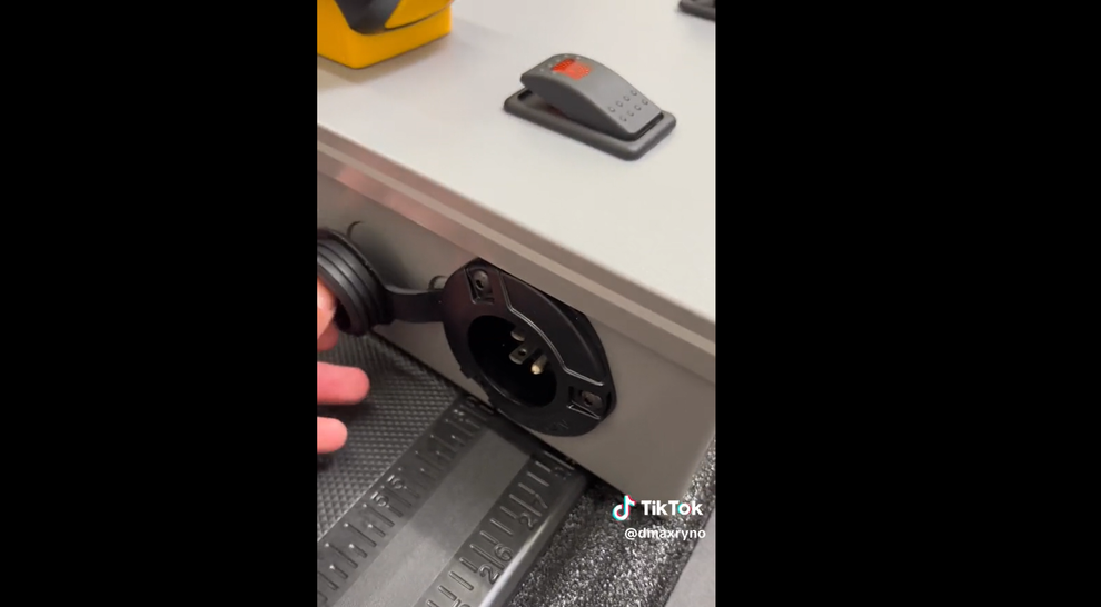 PDB Power Distribution Box with Battery Adapter (For Milwaukee, Dewalt ...